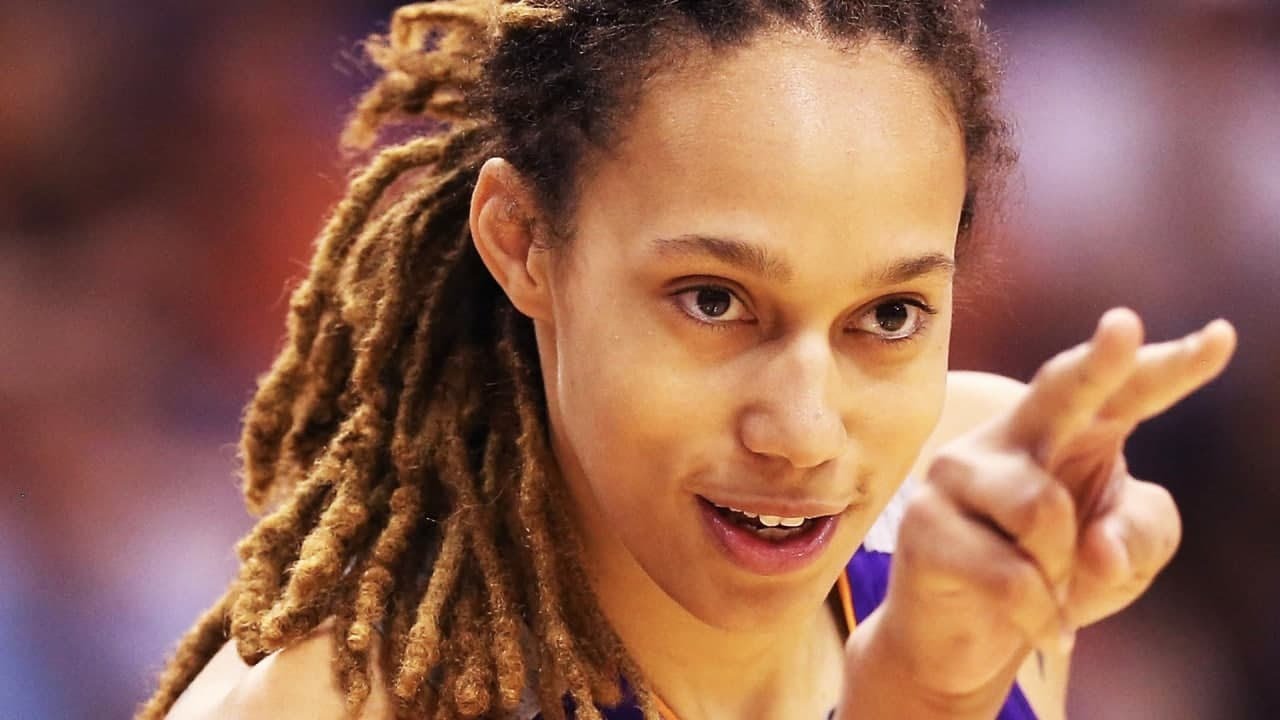 Brittney Griner – WNBA Star Who Can Dunk Better Than Liz Cambage - YouTube