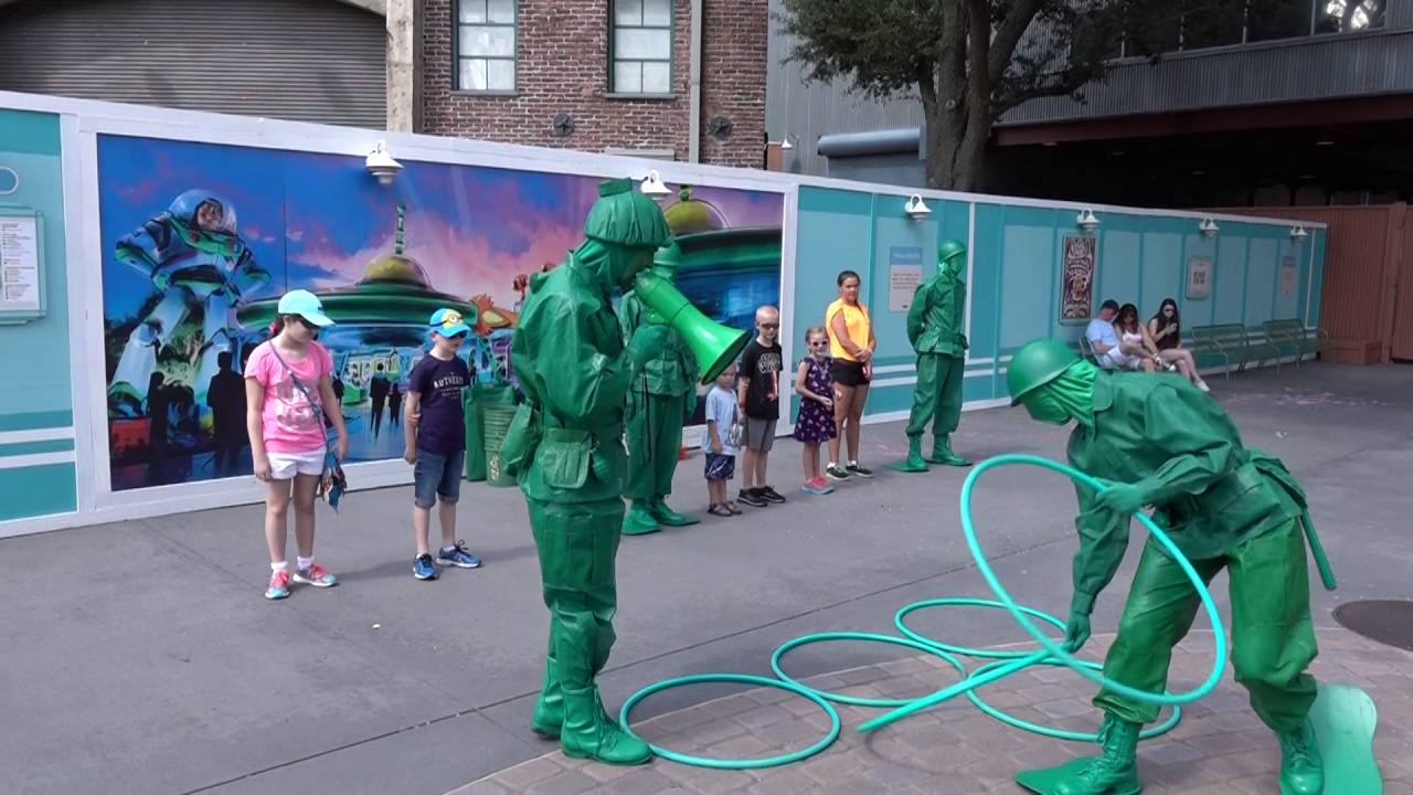 Green Army Man Bootcamp at Disney's Hollywood Studios - YouTube