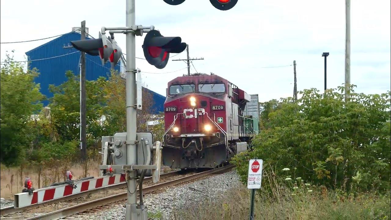 CP 8709 East Passes Cobourg Train Station with Waves! - YouTube