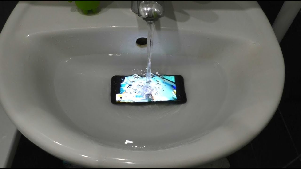 💧Samsung A8 IP68 test. Watch a video under water💧 - YouTube