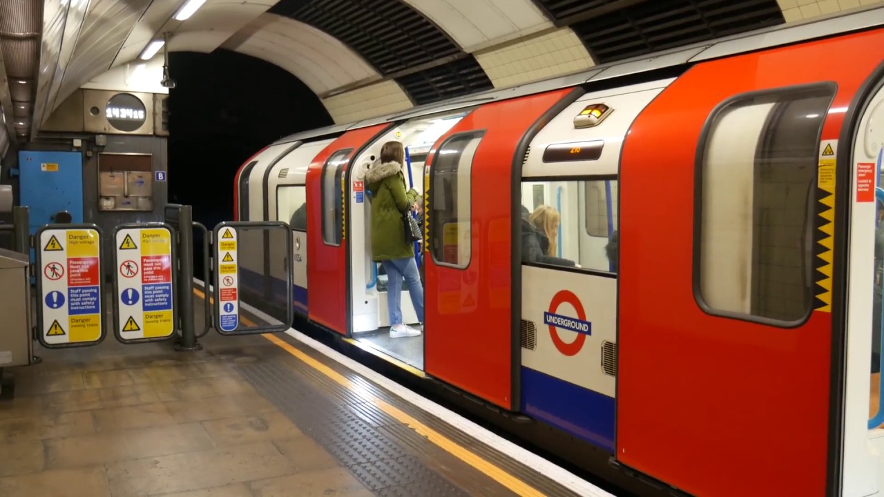 The Power Of The Victoria Line 12 January 2017 - YouTube