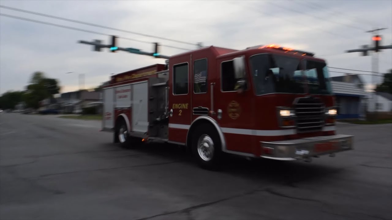 Peru Fire Department Engine 2 Responding - YouTube