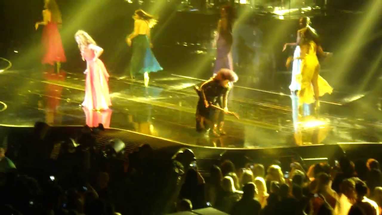 Beyoncé - Freakum Dress - YouTube