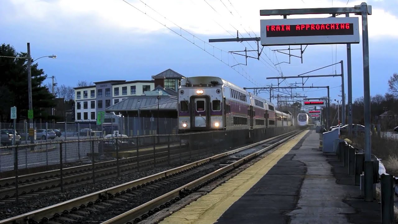 HD: Railfanning Mansfield with 150 MPH Acelas and MBTA MP36PH-3C #010 ...