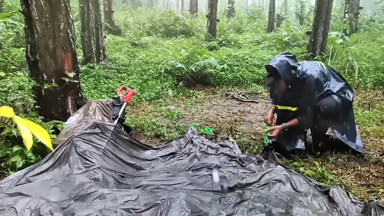 OMG VERY HEAVY RAIN AND THUNDERSTORMS AT THE CAMPSITE ⛈️ CAMPING IN ...