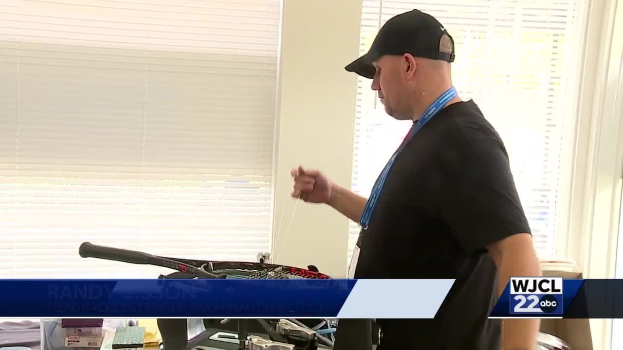Savannah Challenger Racket Stringer Success - YouTube