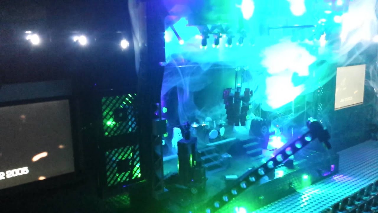 LEGO Alice Cooper stage... warm up - YouTube