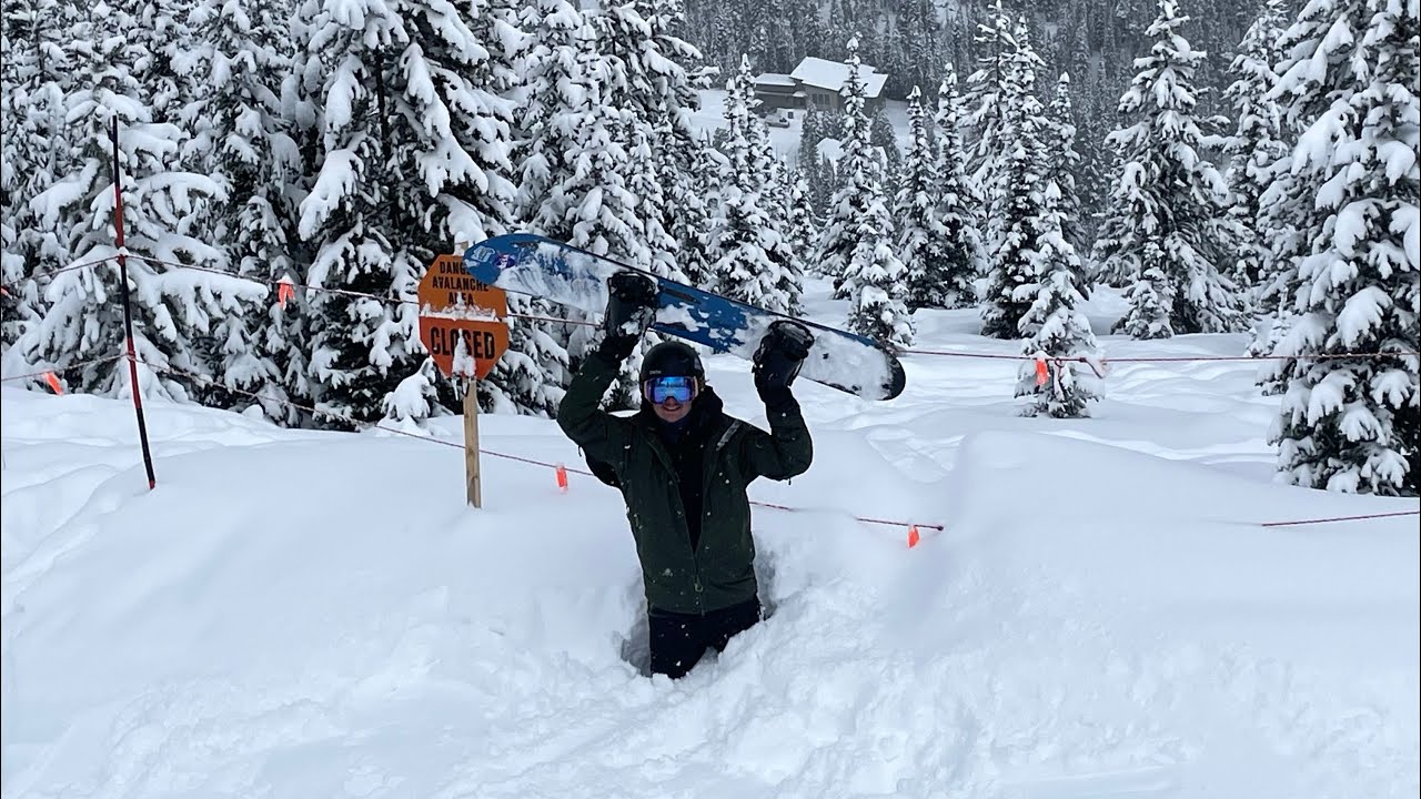 Snowboarding DEEP Powder Day - YouTube