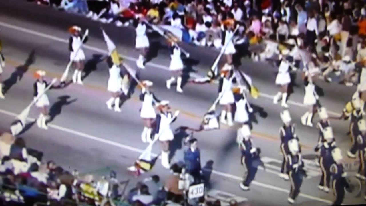 Montebello marching band@the Rose parade - YouTube