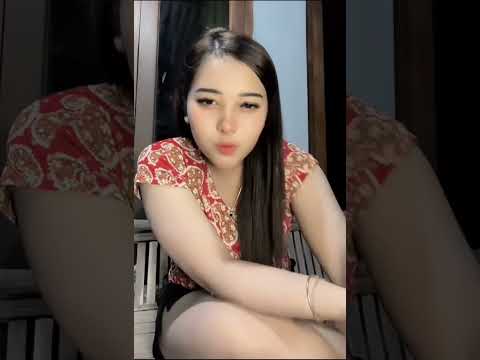 Cewek montok cantik pahanya mulus