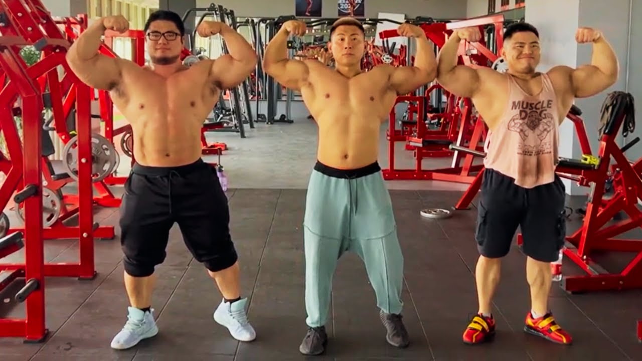 Three Chineses Bodybuilders Muscle Flexing #3 - YouTube