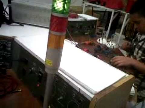 Programacion de un semaforo con PLC - YouTube