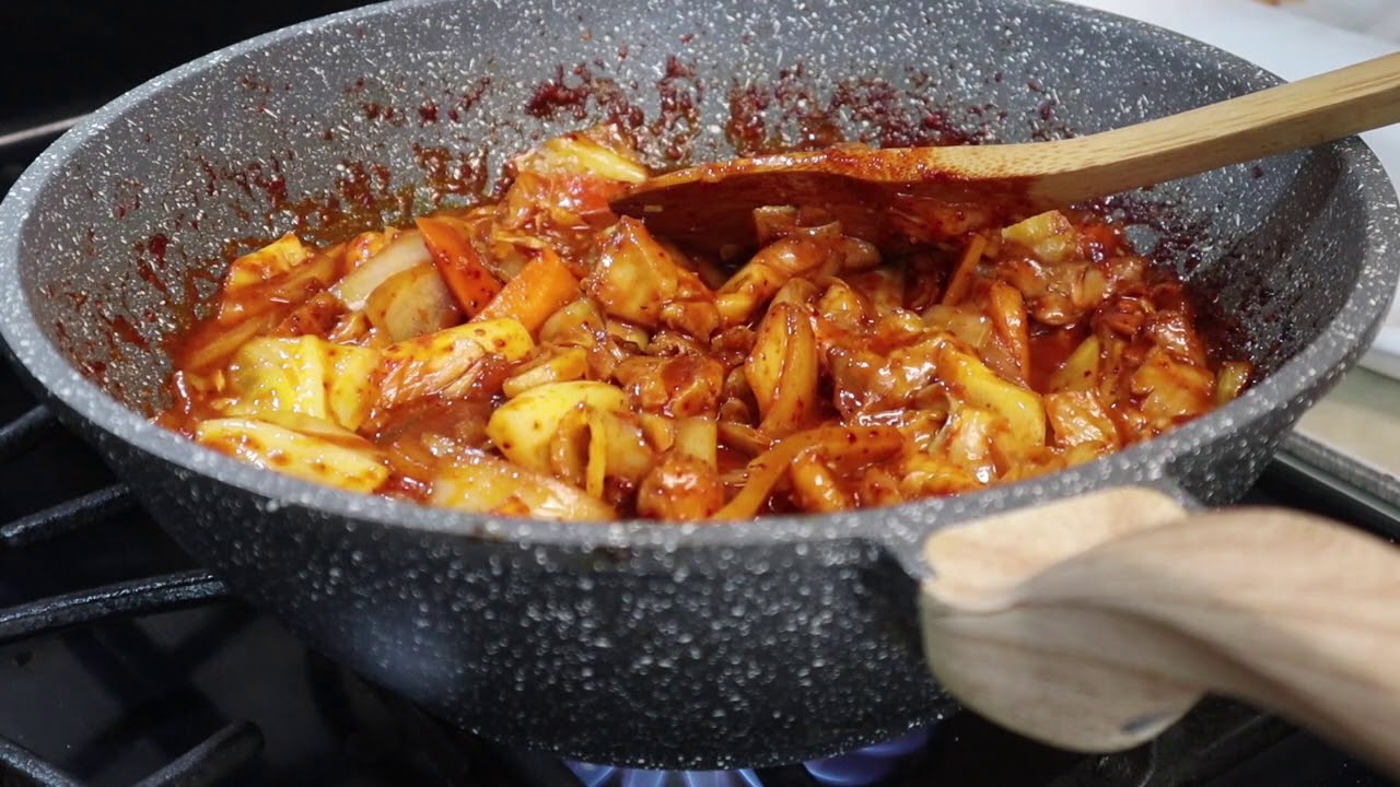 Como hacer dakgalbi - Pollo Picante Coreano y arroz frito con la salsa ...