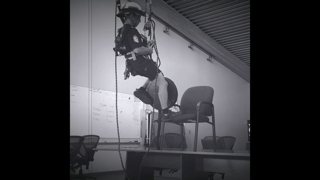 Rope rescue: Pass A Knot Or Damaged Rope While Carrying Victim - YouTube