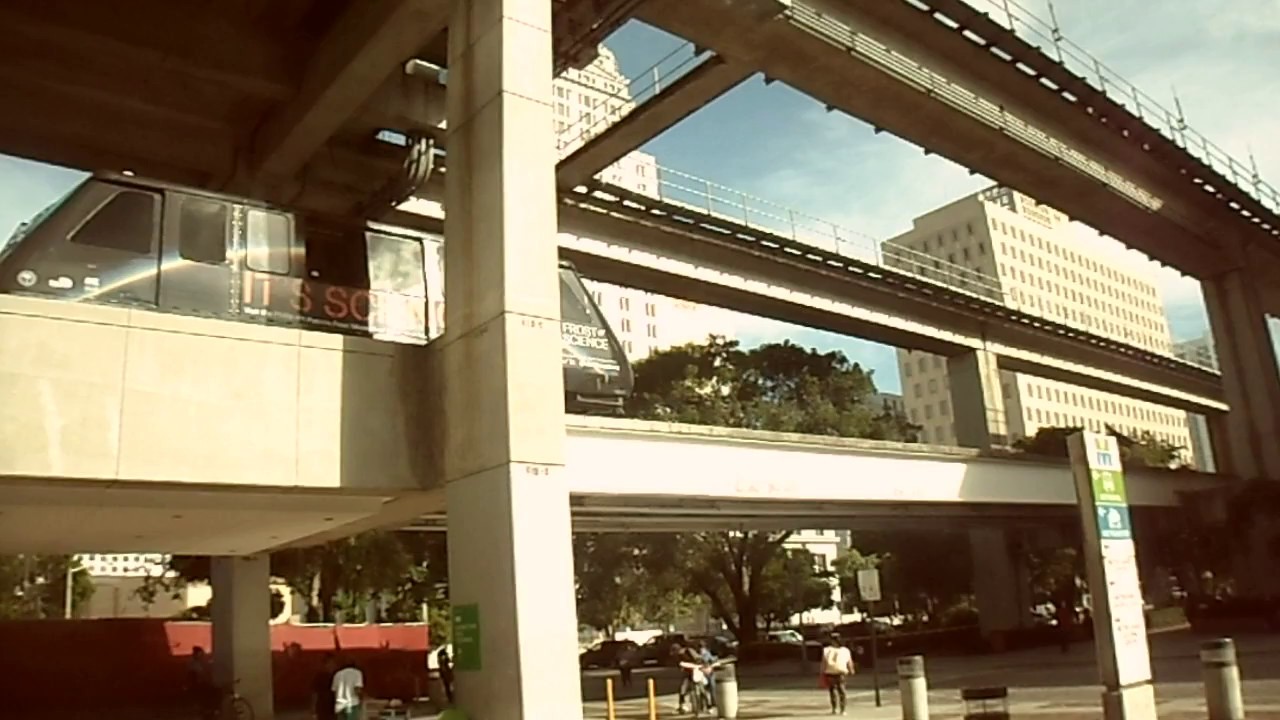 Miami Metrorail Southbound Train Arrived and Metromover Brickell Loop ...