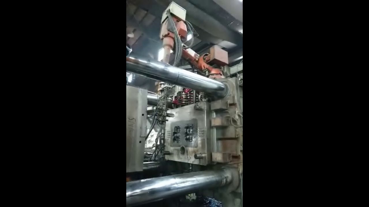 Die-Casting spray 3 - YouTube
