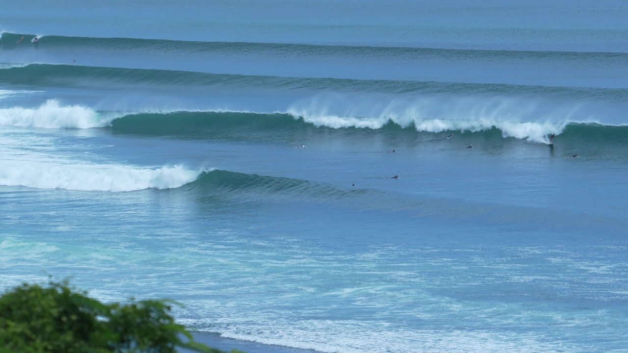 LONG LINE UP WAVE SURING BINGN AND IMPOSSIBLES - YouTube