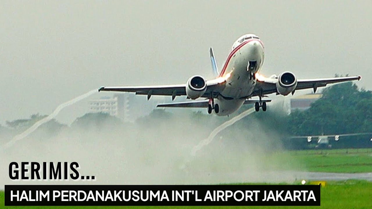 Air Sisa Hujan Di Sembur Mesin Pesawat | Planespotting Halim ...