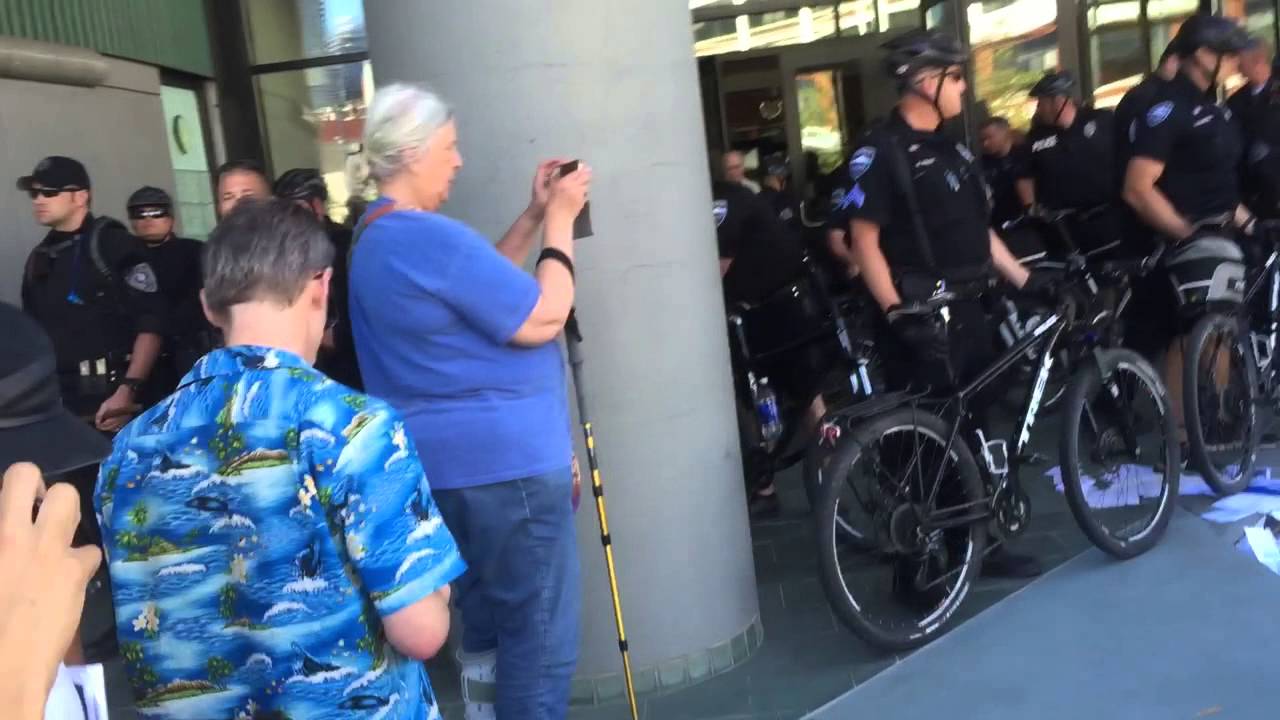 Port Pushing 6/9/2015 (Mark Hennon) - YouTube