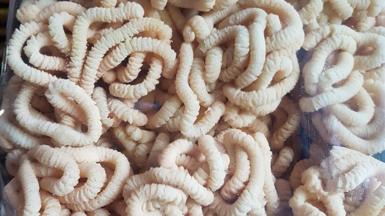 kue putumayang kering atau unthuk cacing - YouTube