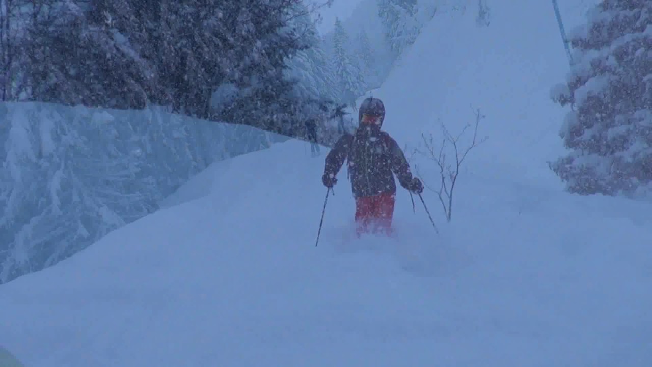 Powder snow for great family in Chamonix ski area - YouTube