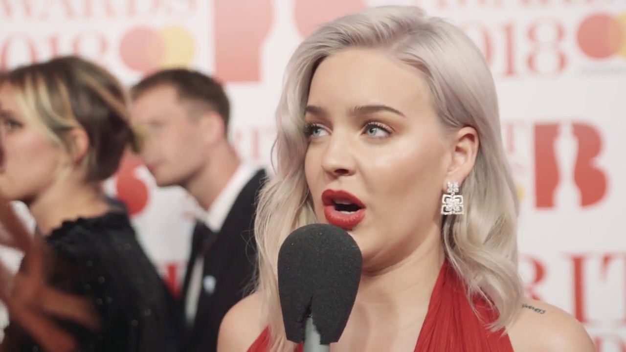 Anne Marie Red Carpet Interview | Brit Awards 2018 - YouTube