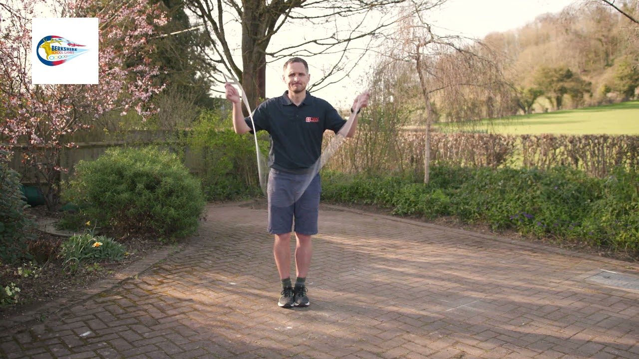 Dan the Skipping Man® teaches you how to Double Bounce Backwards - YouTube
