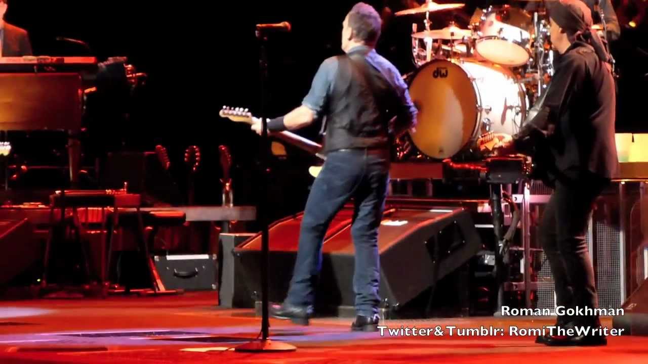 Bruce Springsteen, "Because the Night" - Oracle Arena, Oakland, Nov. 30 ...