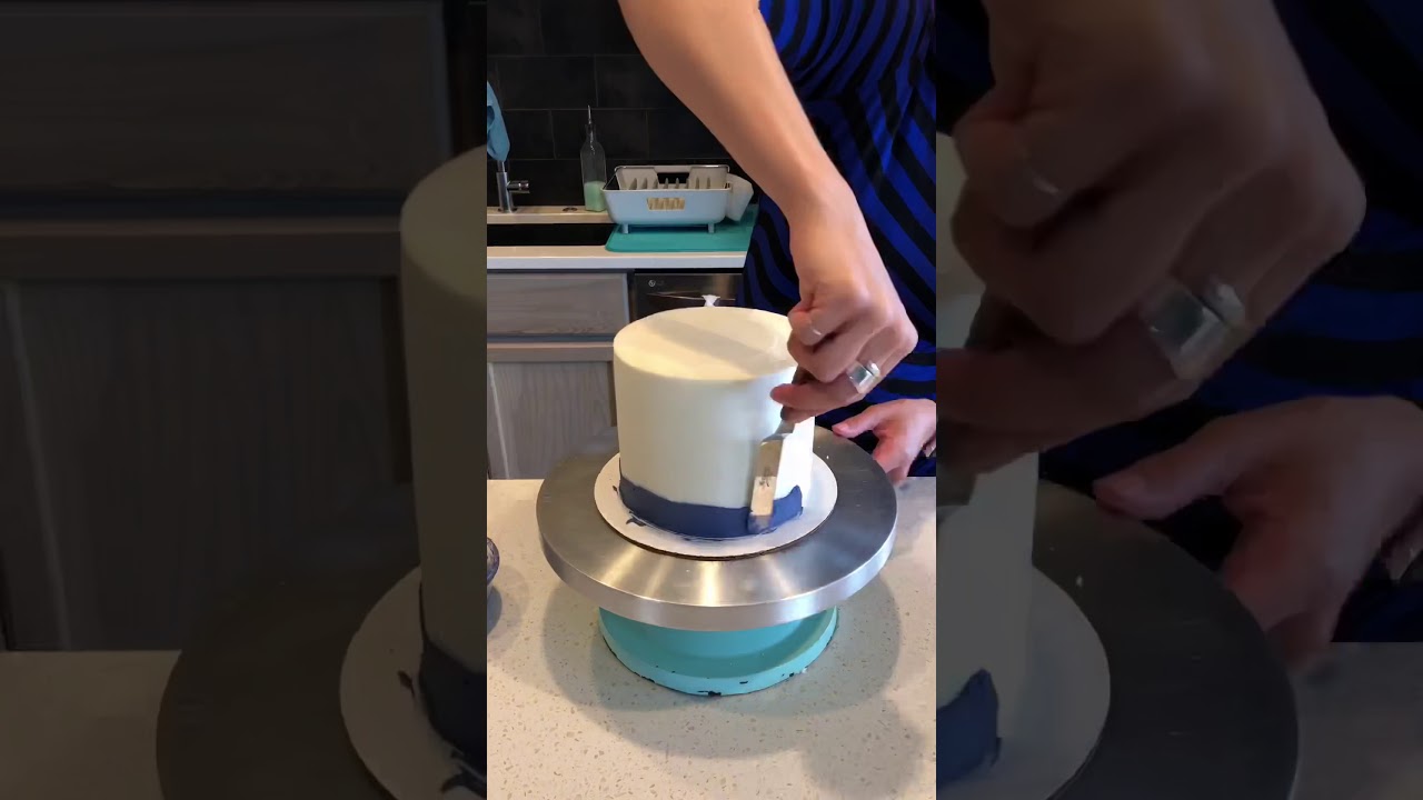 Colored smear buttercream cake tutorial - YouTube