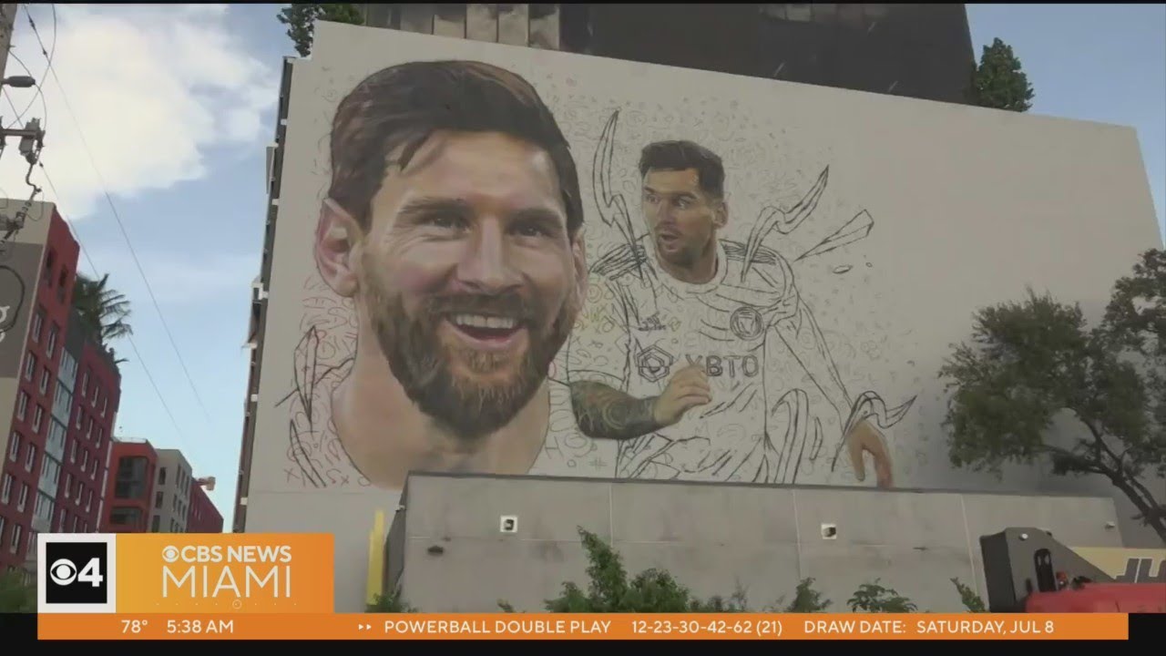 Artist creates Lionel Messi mural in Wynwood - YouTube