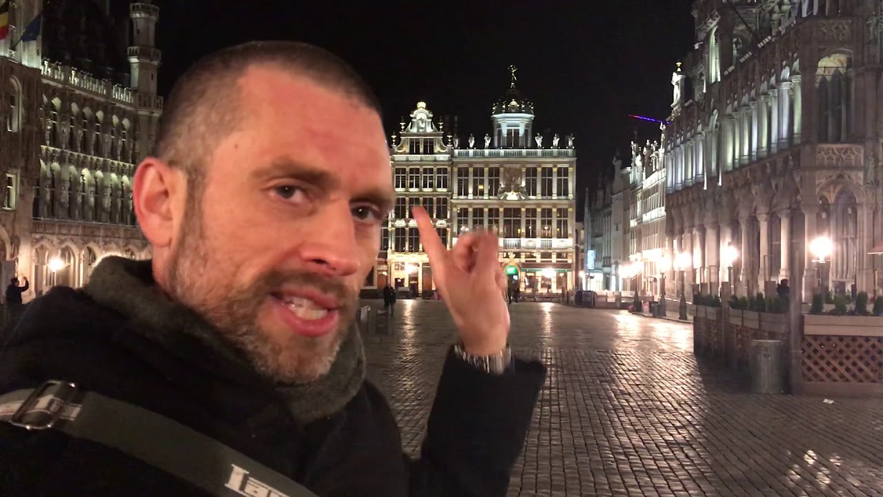 Colin Batch Brussels-tour (stop 1 Grand Place) - YouTube