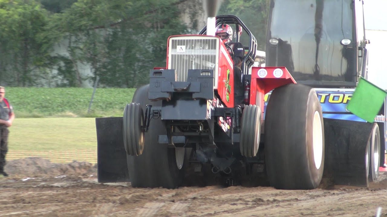 Tractor pulling 2022 Lucas Oil 466 Hot Farm Tractors In Action At ...
