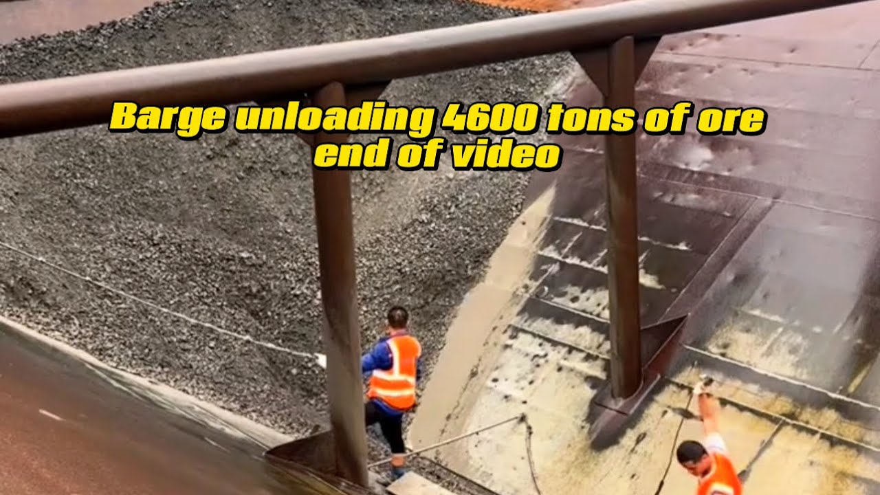 Barge unloading 4600 tons of ore - end of video - Vlog of work on the ...