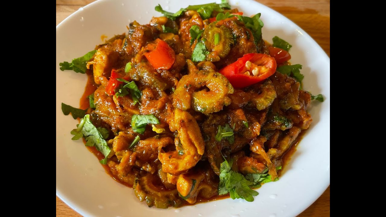 Chicken Karela Recipe || Bitter Gourd With Chicken || Easy and Super ...