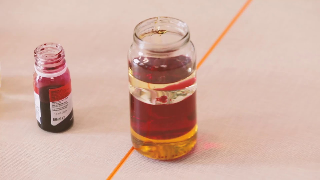 Densitatea substantelor - experiment colorat - YouTube