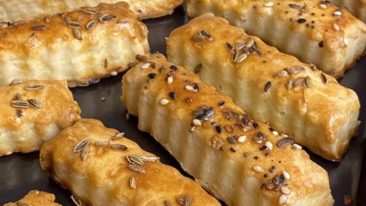 How to Make Cheese Stick-Homemade Crunchy Saltine Crackers Recipe ...