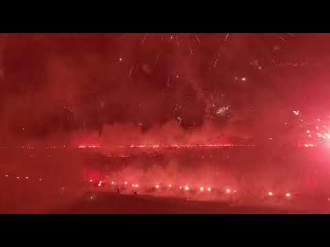 70 Jahre SG Dynamo Dresden Pyroshow am Elbufer - YouTube