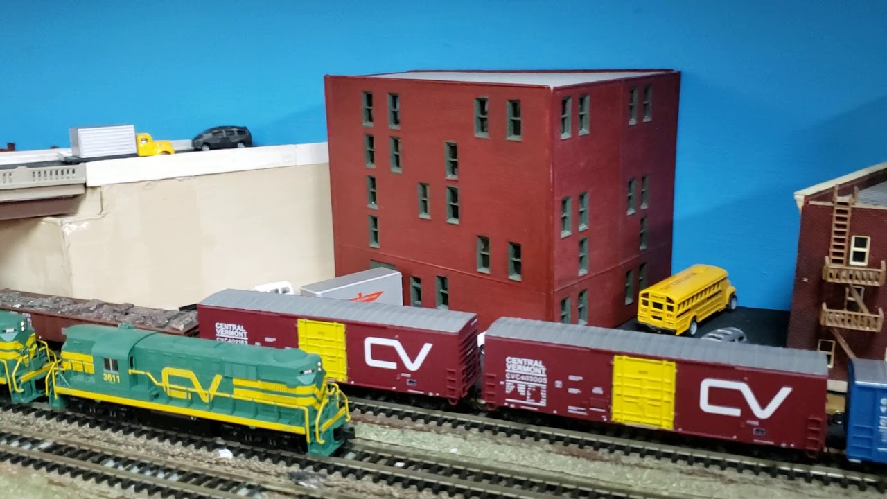 MODEL TRAINS My N Scale Central Vermont ALCO RS11s and Railcars - YouTube