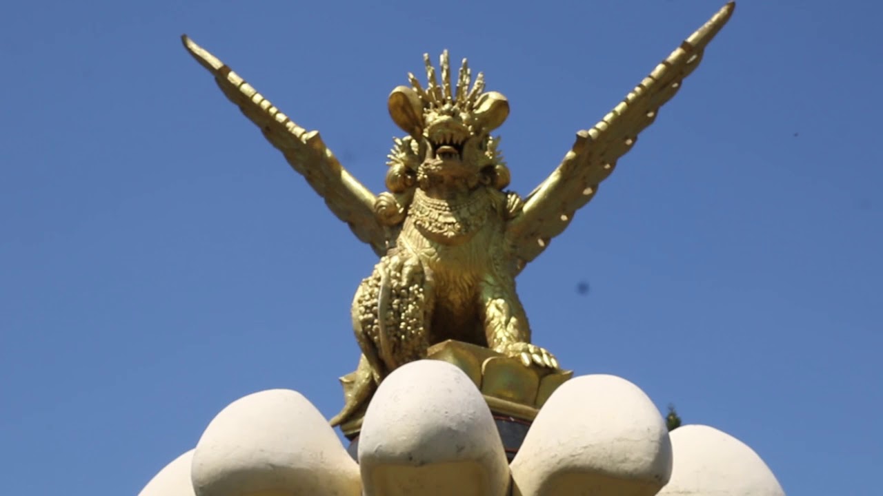 Tugu Singa Ambara Raja - YouTube