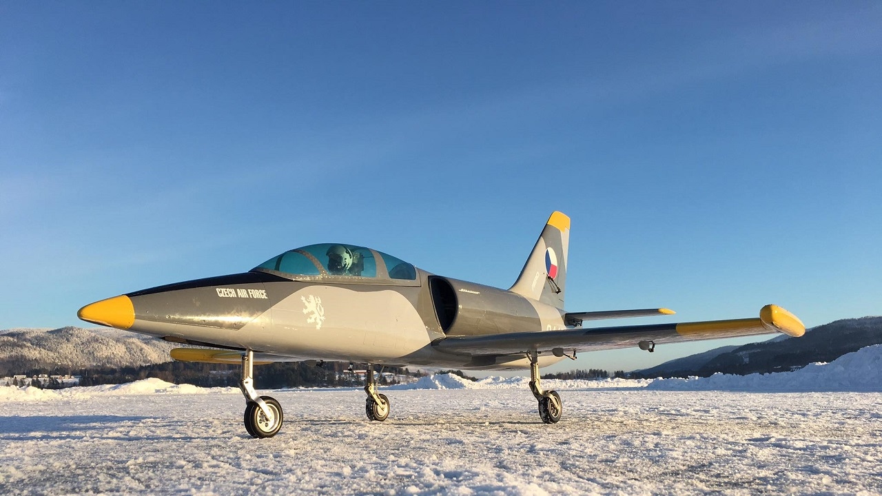 Nice and Cold Weather - RC Planes on Ice - YouTube