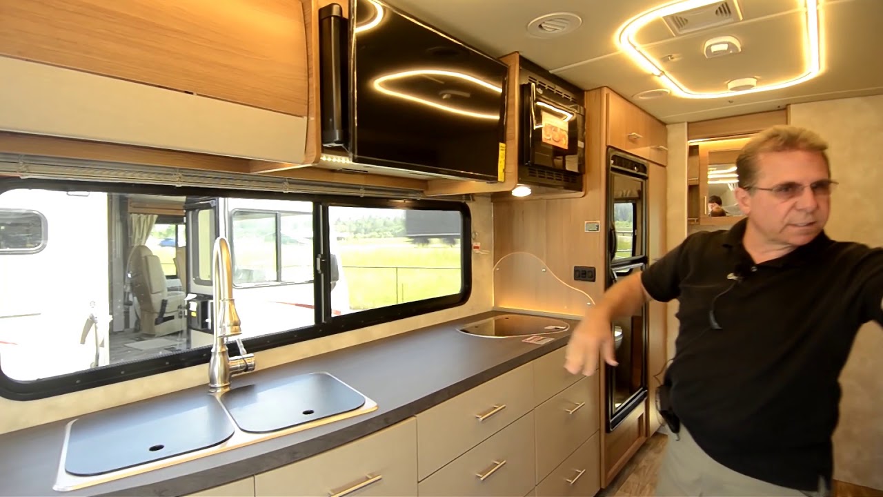 The RV Corral 2019 Winnebago View 24D Stock # NC648 - YouTube