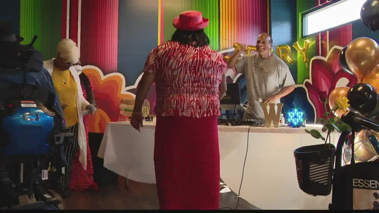 Inspiring Indiana: Senior Center Dance Party - YouTube