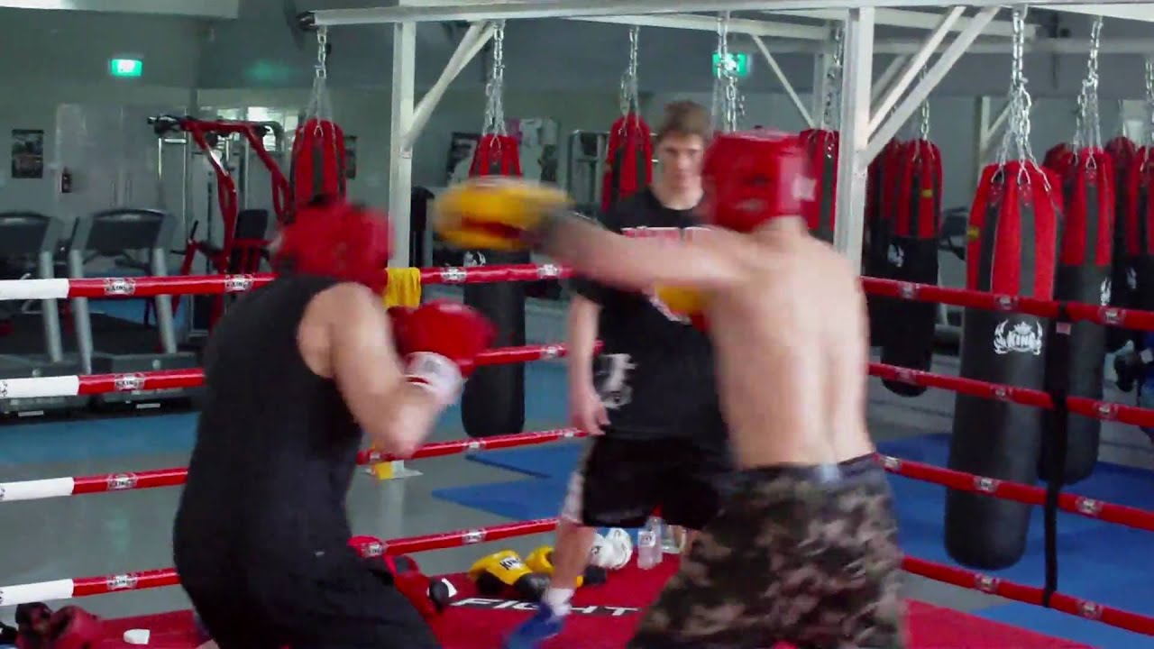 Bryan Baker & Evan Williams Sparring at Fightworks Asia, Singapore ...