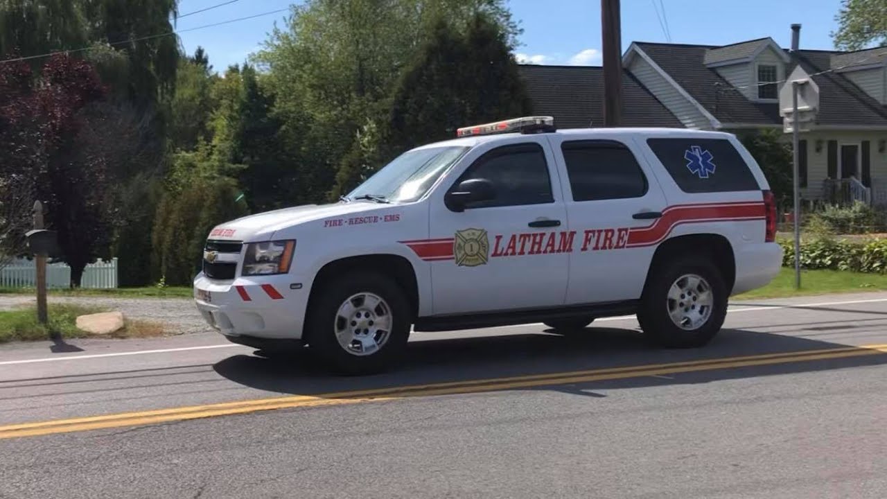 Colonie EMS Ambulance 652 and Latham Fire EMS 4 Responding - YouTube