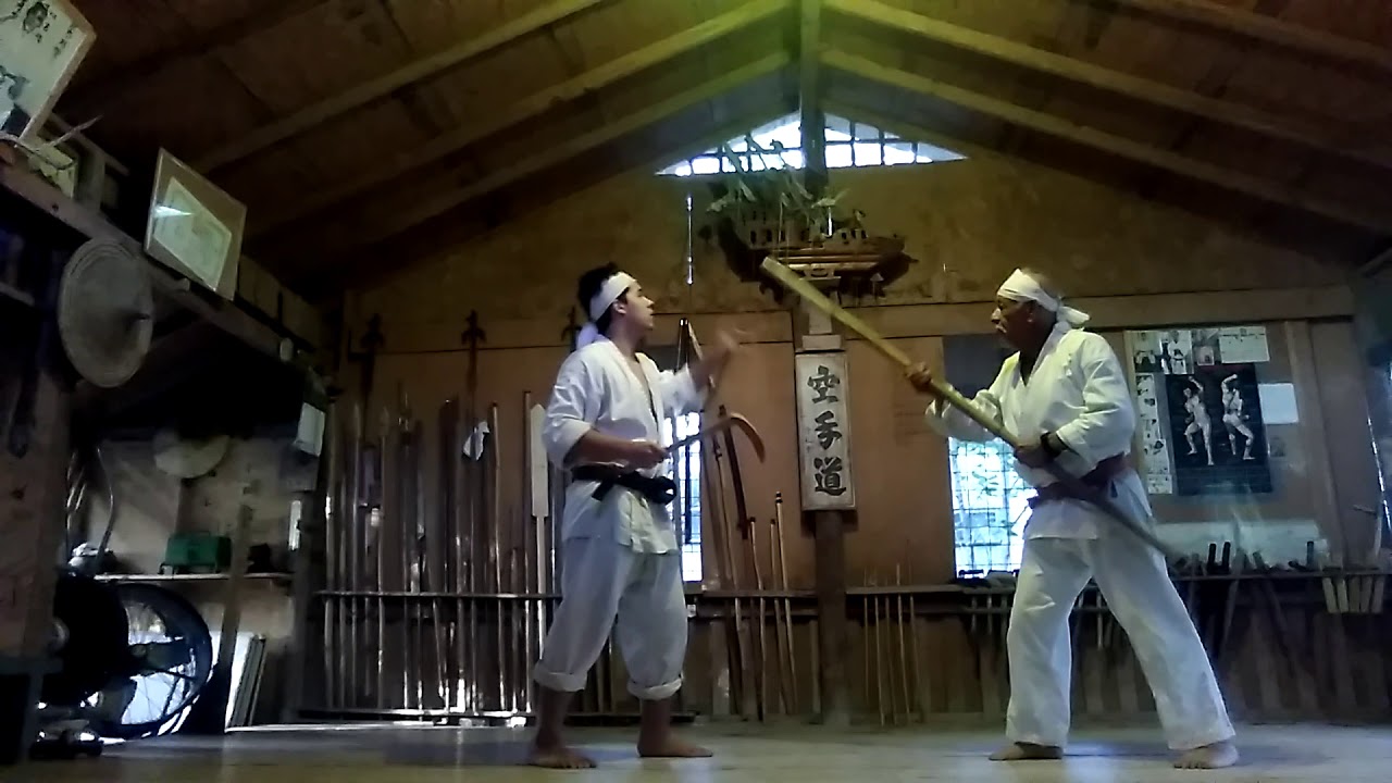 Matayoshi shinko bō Kama kumite - YouTube