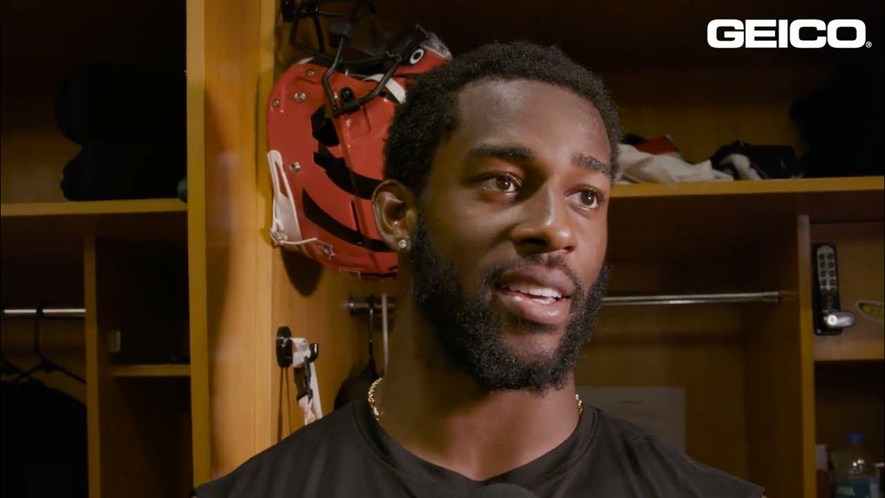 Defensive Back Check In l GEICO Locker Room Interviews - YouTube