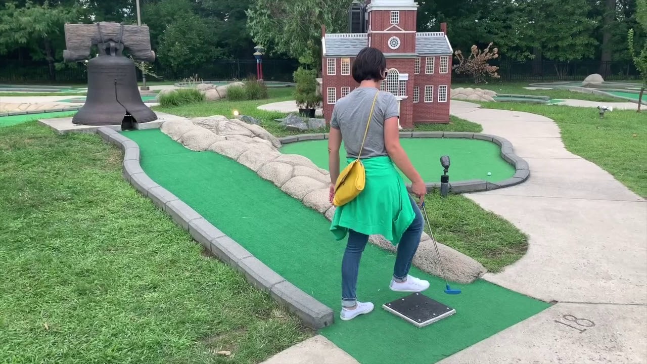 Philly Mini Golf with A Couple of Putts - YouTube