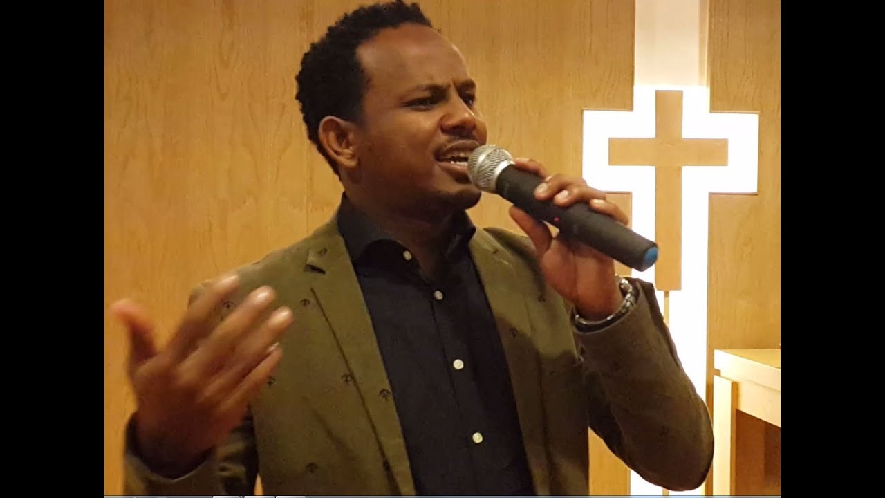 ዘማሪ ቃልአብ ፀጋዬ (kaleab tsegaye) በኤብን-ኤዘር ኡትረክት ቤተክርስቲያን part 3 - YouTube