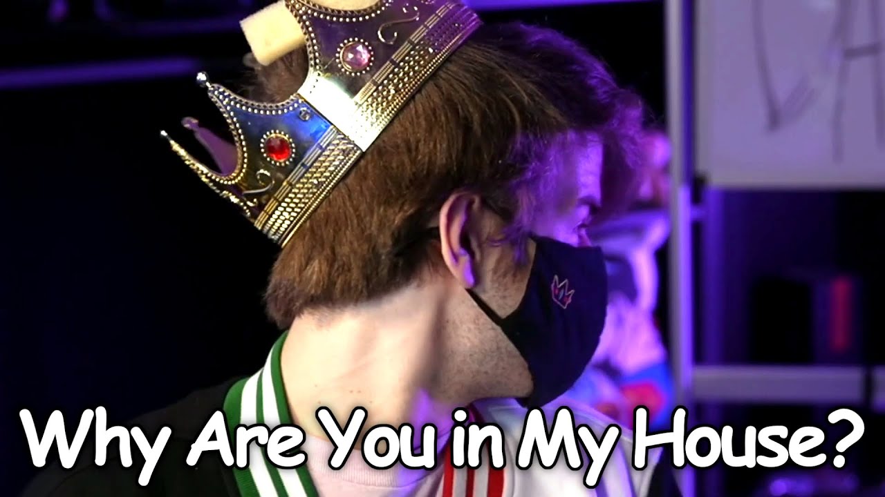 Wilbur Randomly Walks into Ranboo's Room! - YouTube