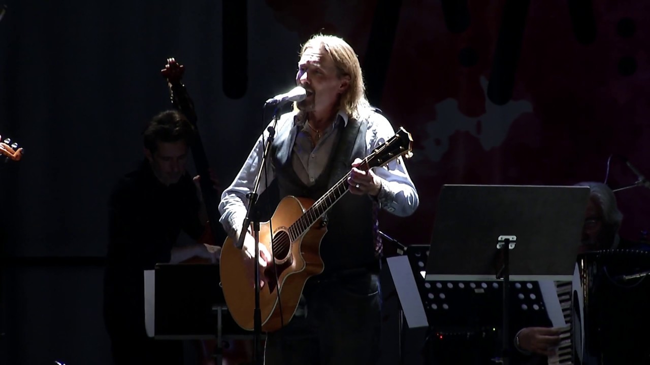 Kalle Ahola & Uusi suomalainen tango-orkesteri - Hyvää yötä ja huomenta ...